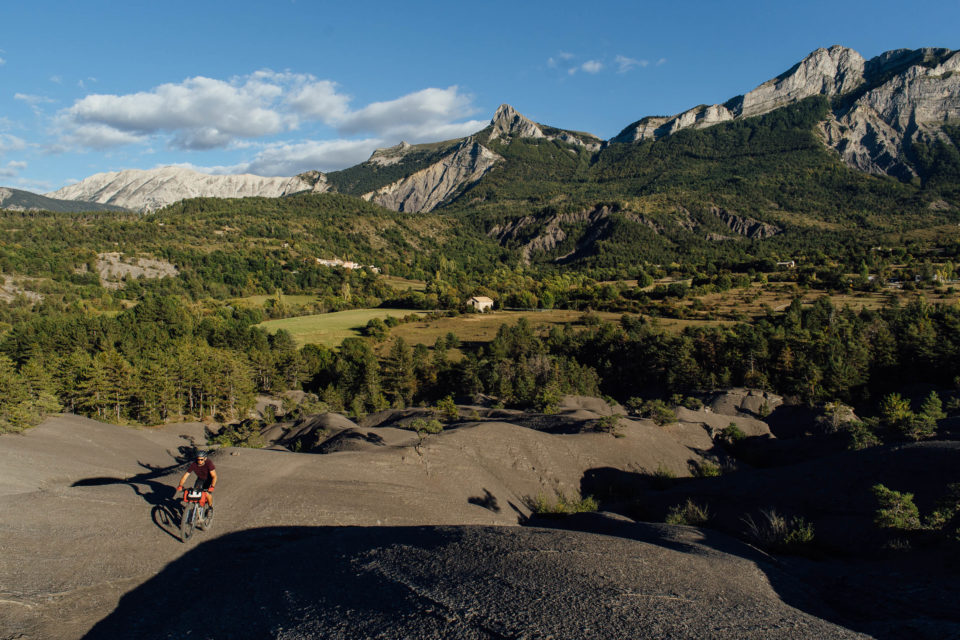 Mike Howarth and His Singular Rooster - BIKEPACKING.com