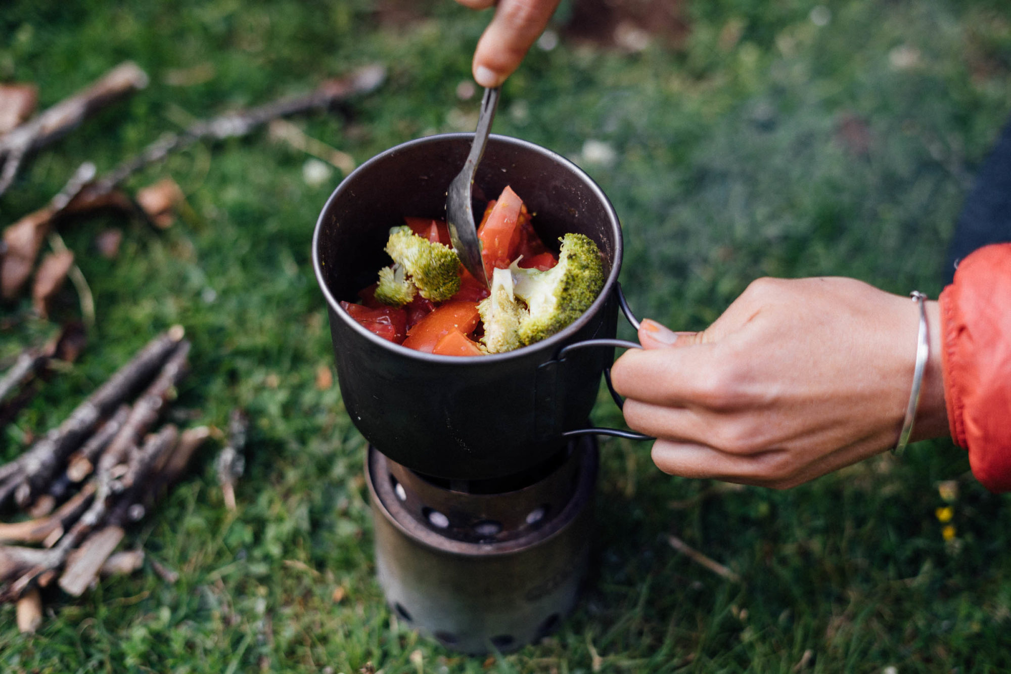 Solo Stove Lite Review: twig powered cooking - BIKEPACKING.com