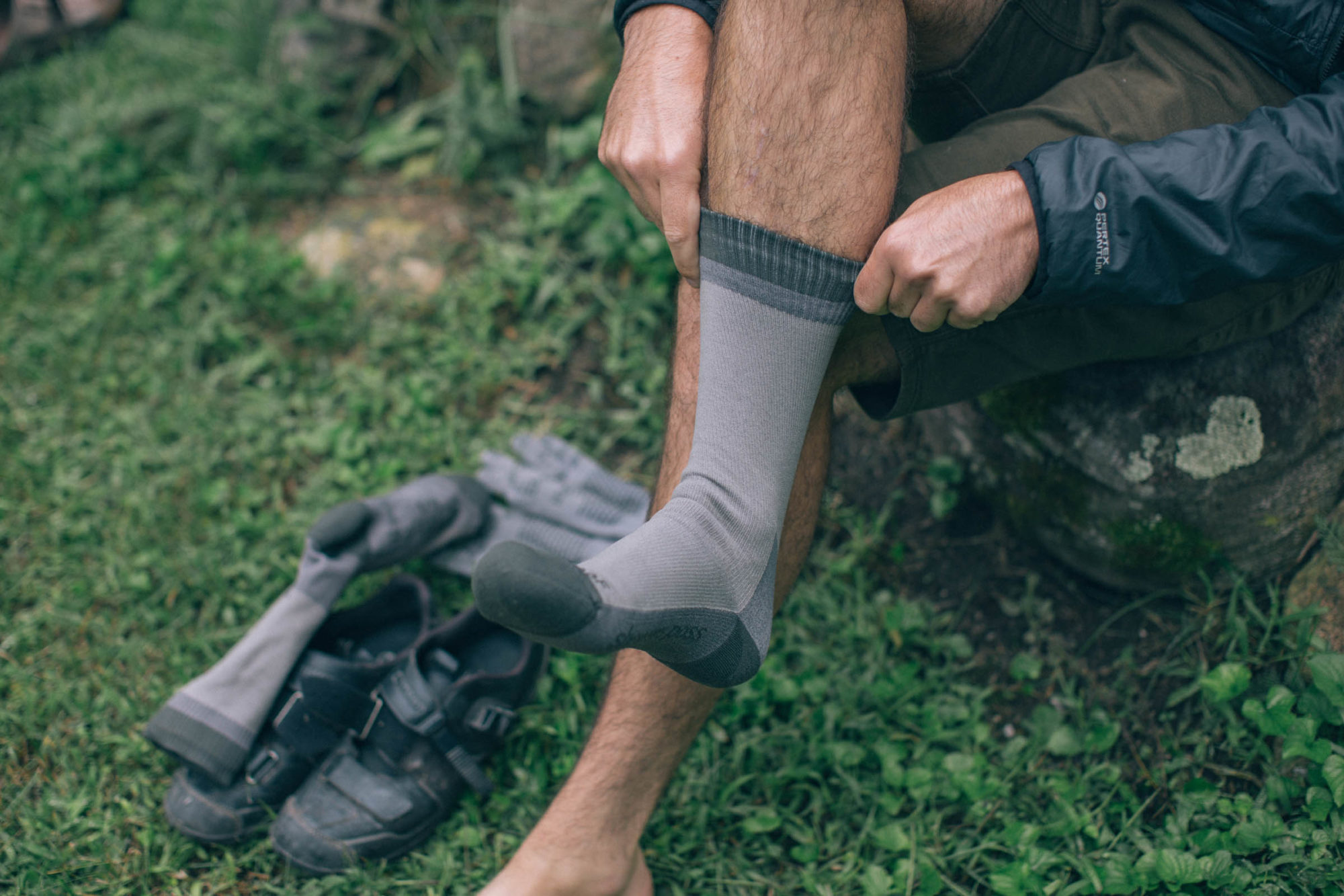 Showers Pass Crosspoint Waterproof Wool Socks and Gloves Review ...