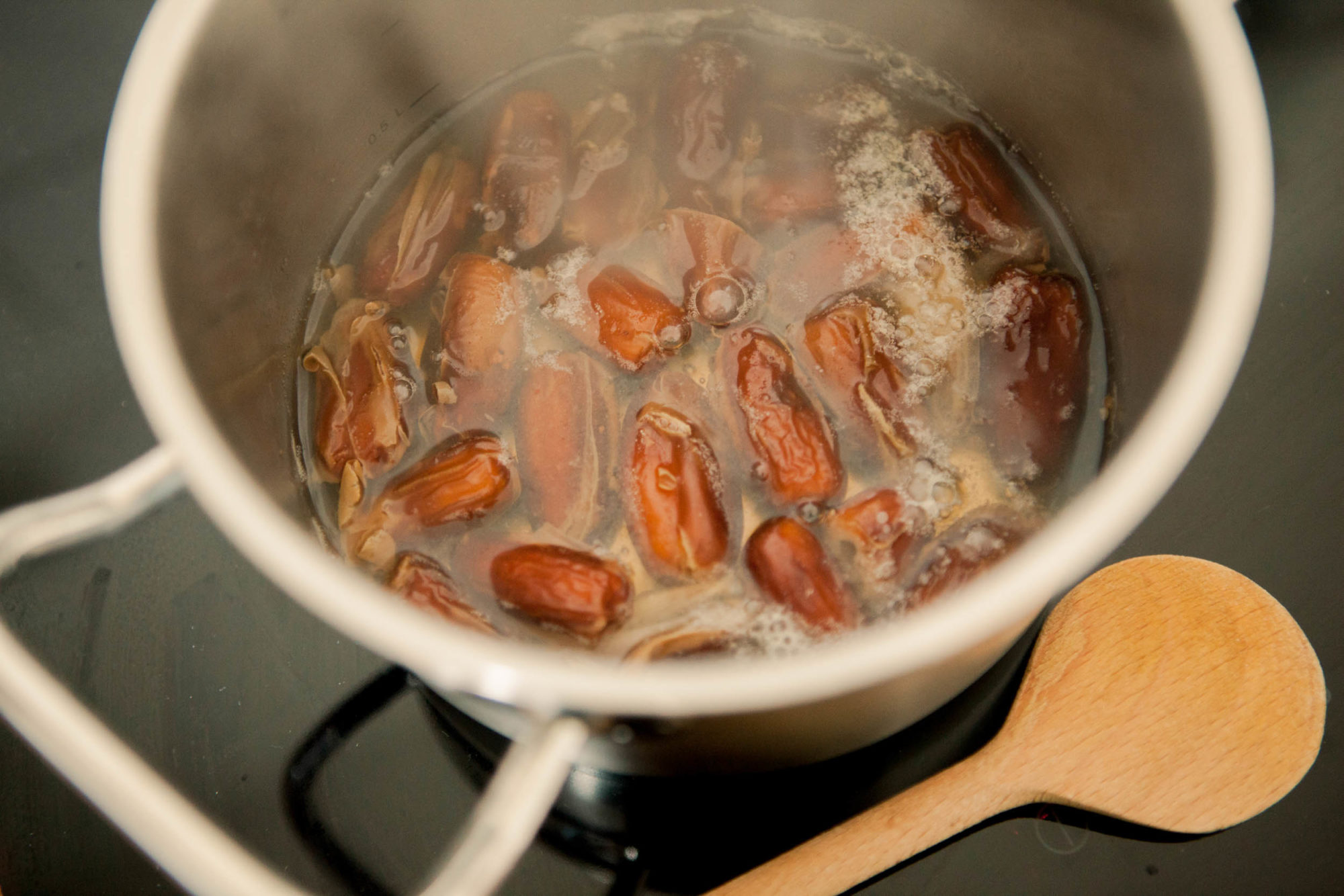 Holy Moly Granoly Bars - BIKEPACKING.com