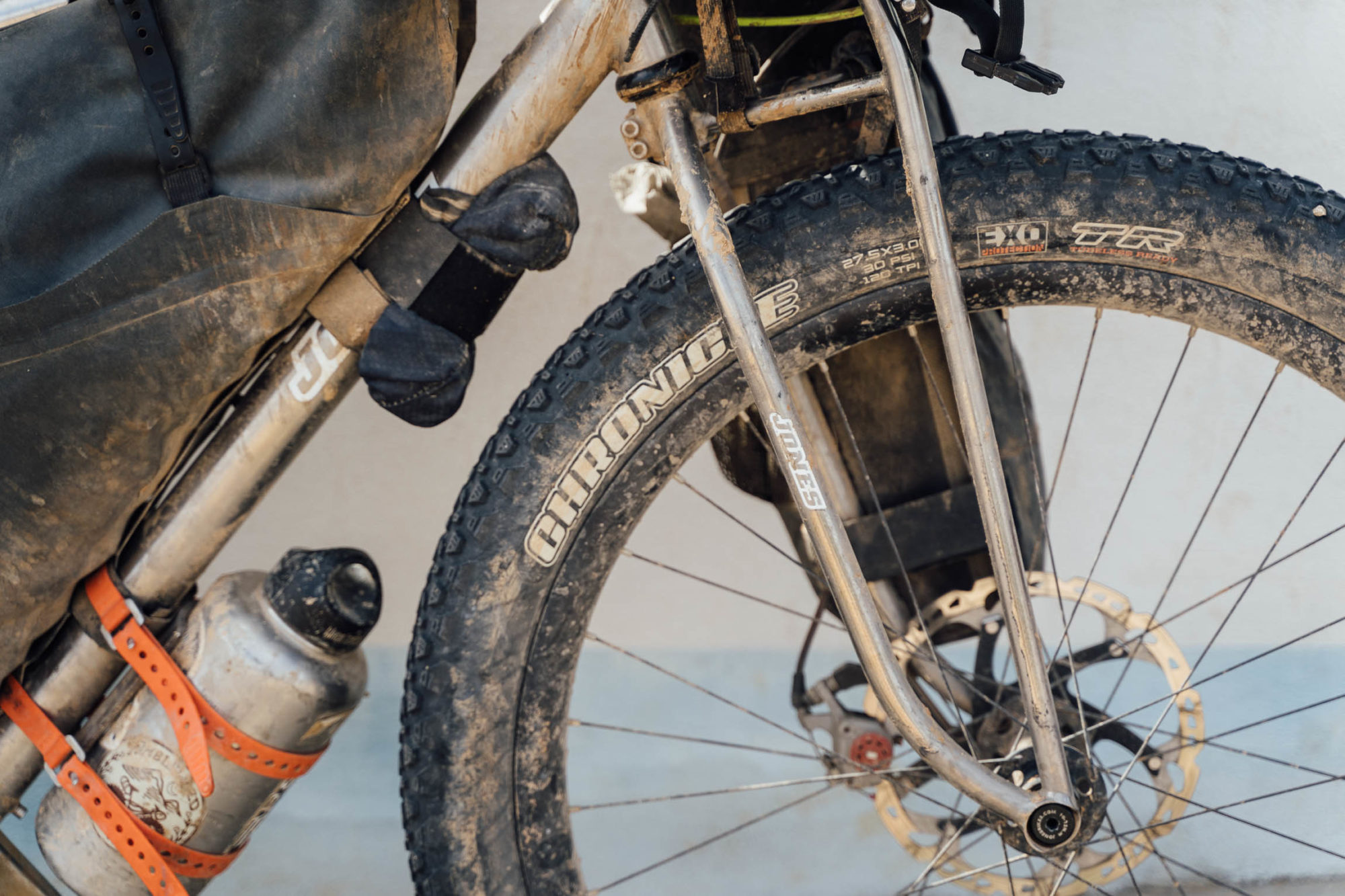 Review: Jones Truss Fork Pack (by Revelate Designs) - BIKEPACKING.com