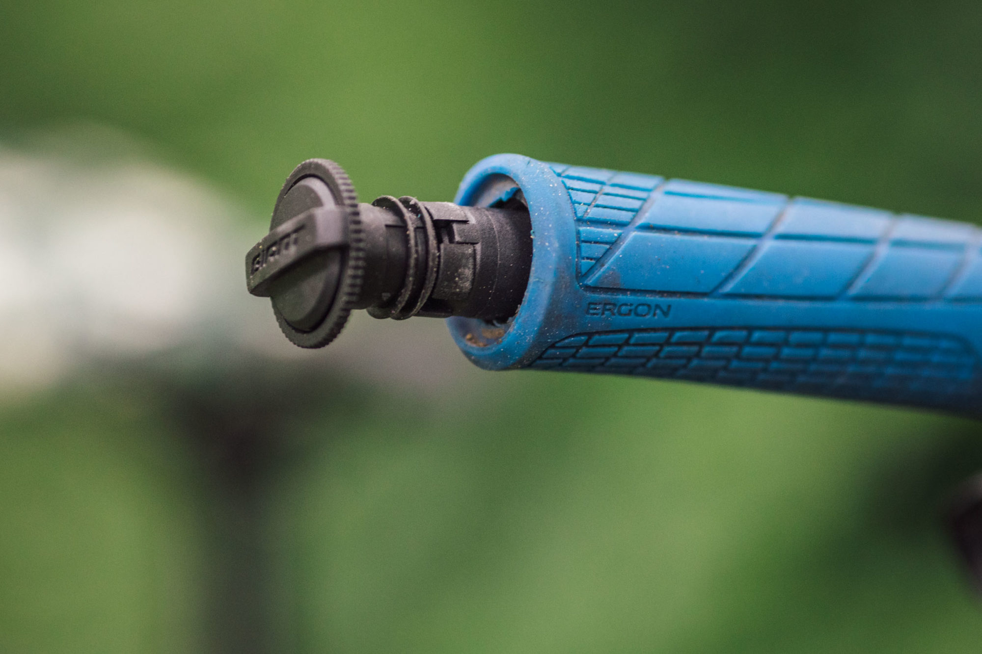 Giant Clutch Tool System Review - BIKEPACKING.com