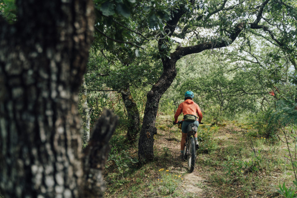 Outer Shell Hip Slinger Review - BIKEPACKING.com