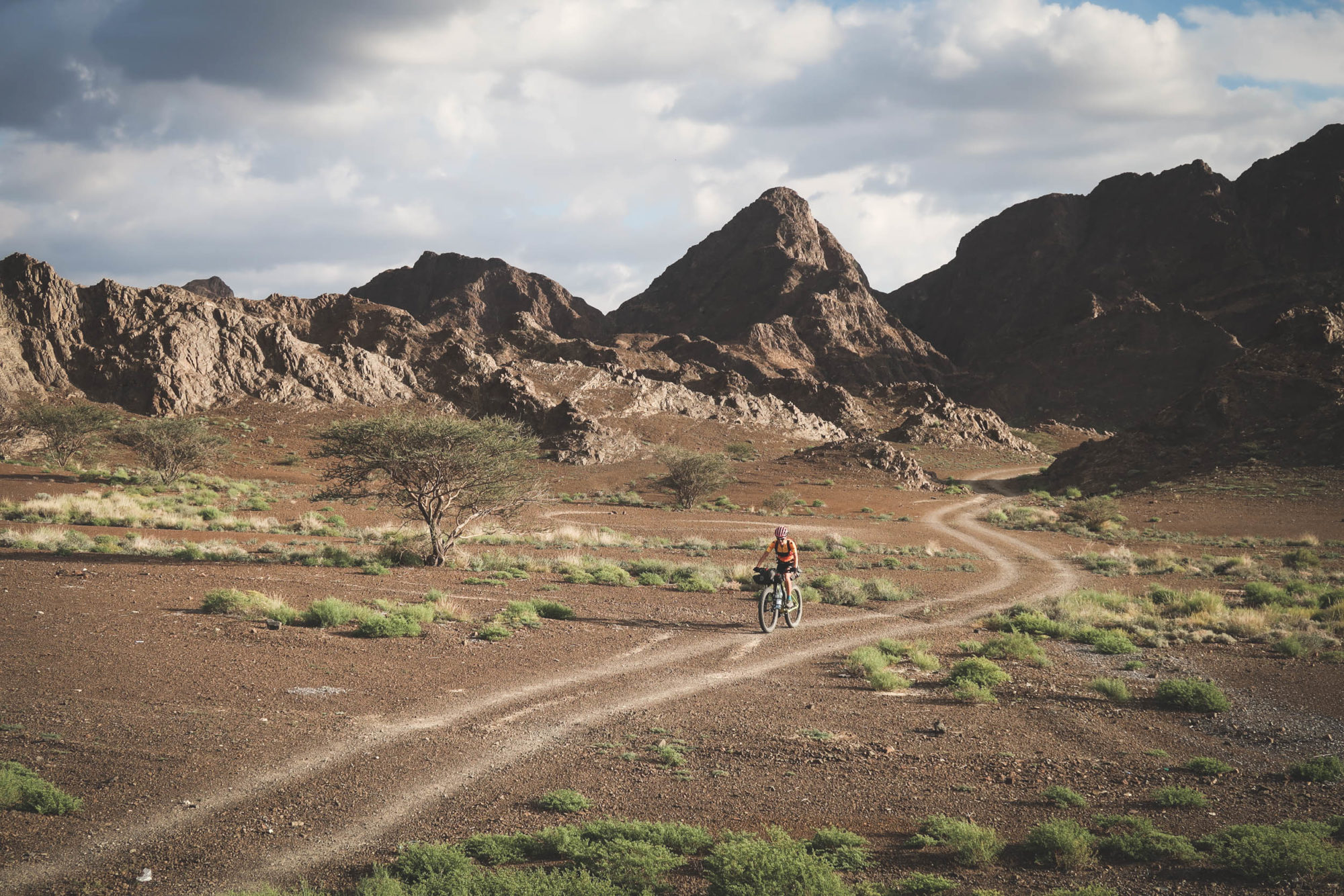 Bikepacking Oman (Video) - BIKEPACKING.com