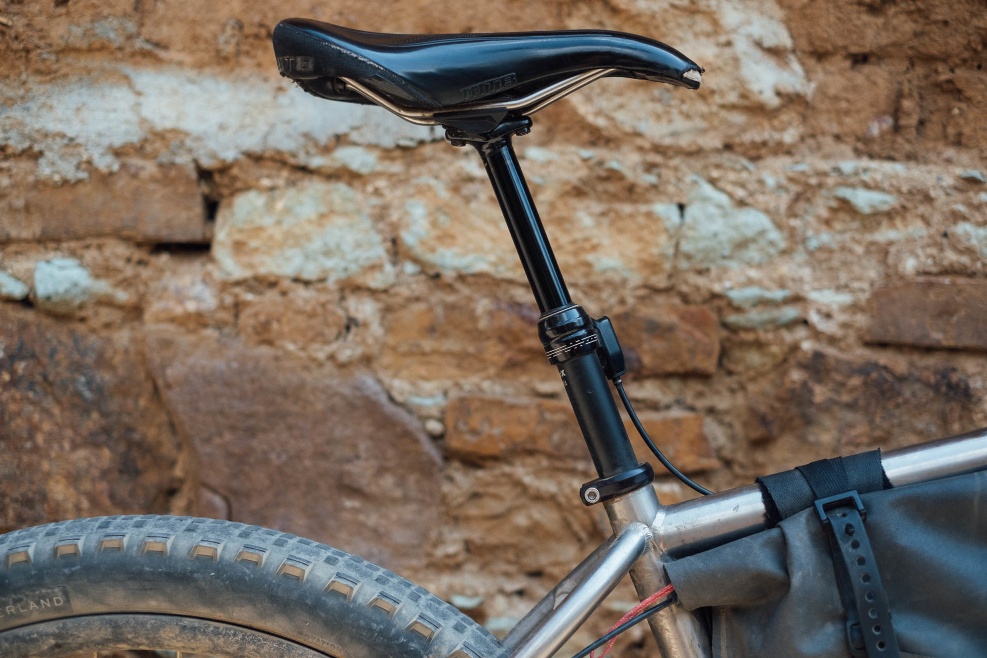 TranzX Kitsuma Dropper Post Review: Wallet-Friendly Fun - BIKEPACKING.com