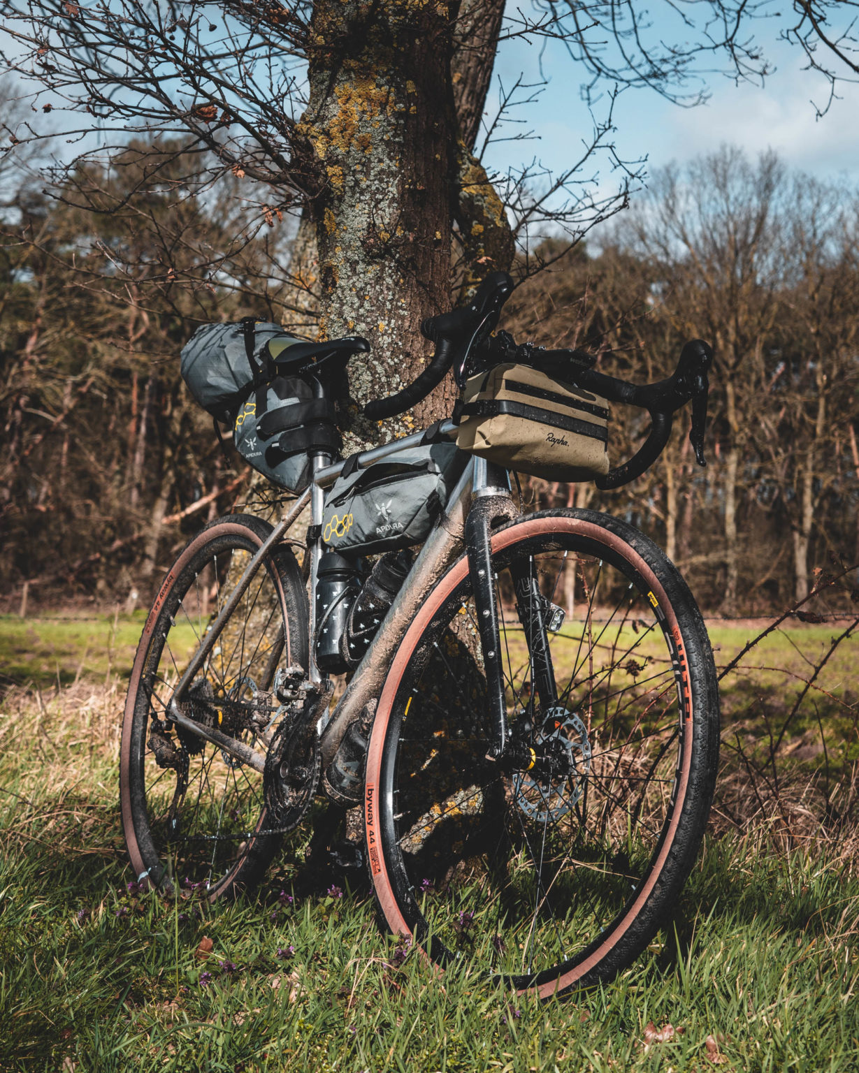 Reader's Rig: Leslie's Van Nicholas Rowtag - BIKEPACKING.com