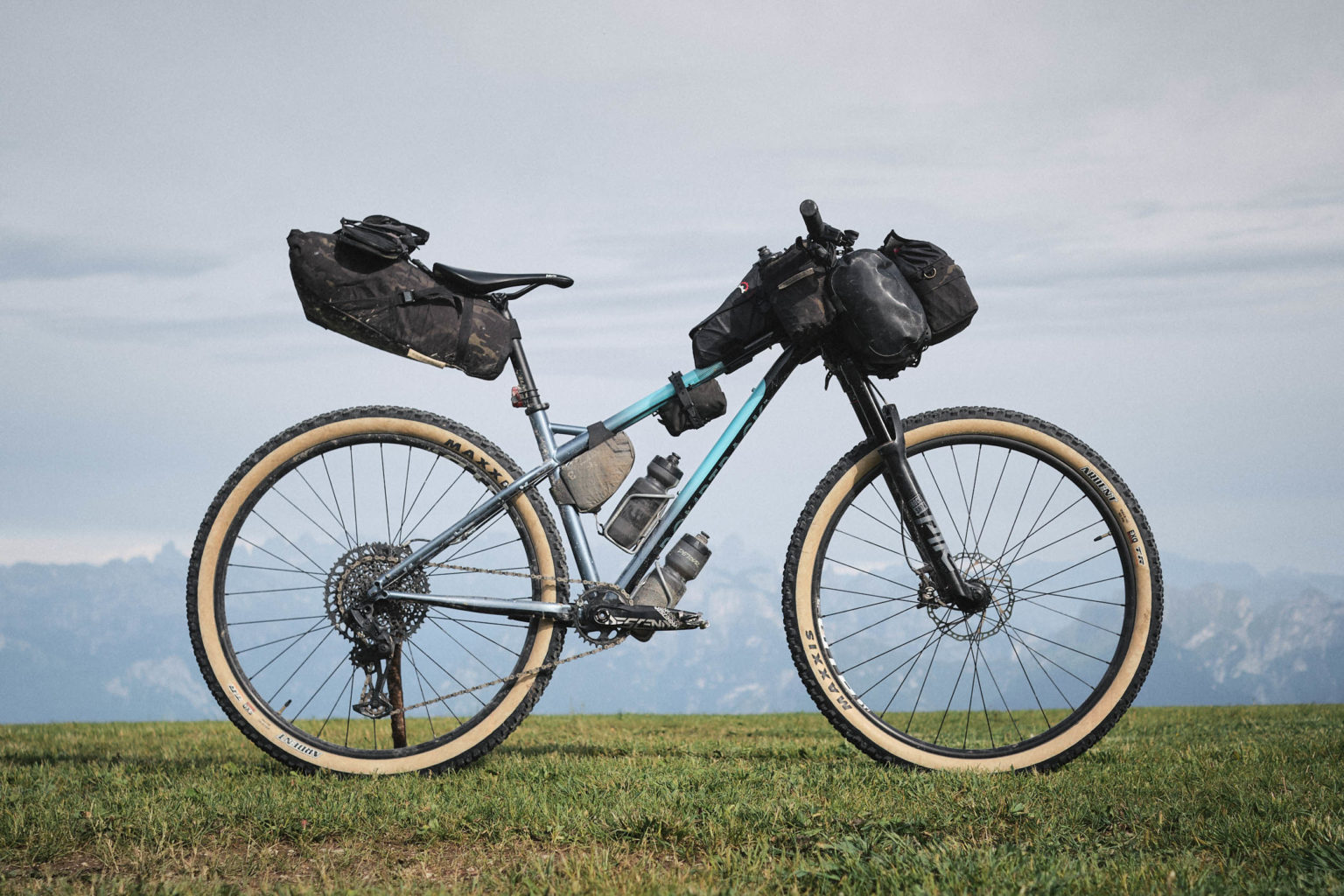 This Dune-Inspired Bombtrack Beyond+ is Stunning - BIKEPACKING.com