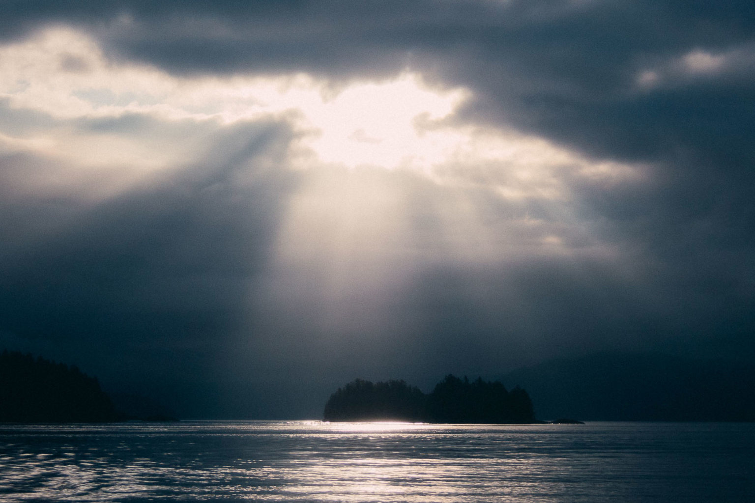 Landyachtz on the Texada Ridge Runner Route (Video) - BIKEPACKING.com