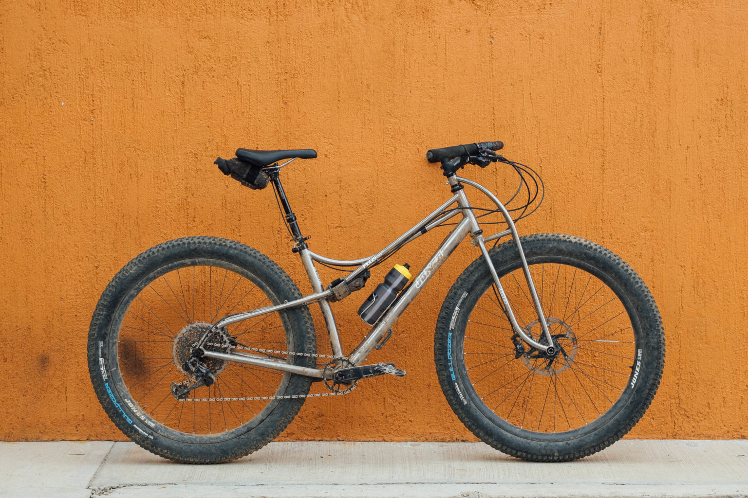 Jones LWB Complete Bike V3 Comes in Purple - BIKEPACKING.com
