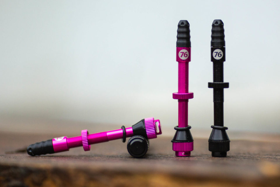 76 Projects Hi Flow 'No Clog' Tubeless Valves Review + High-Flow Valve ...
