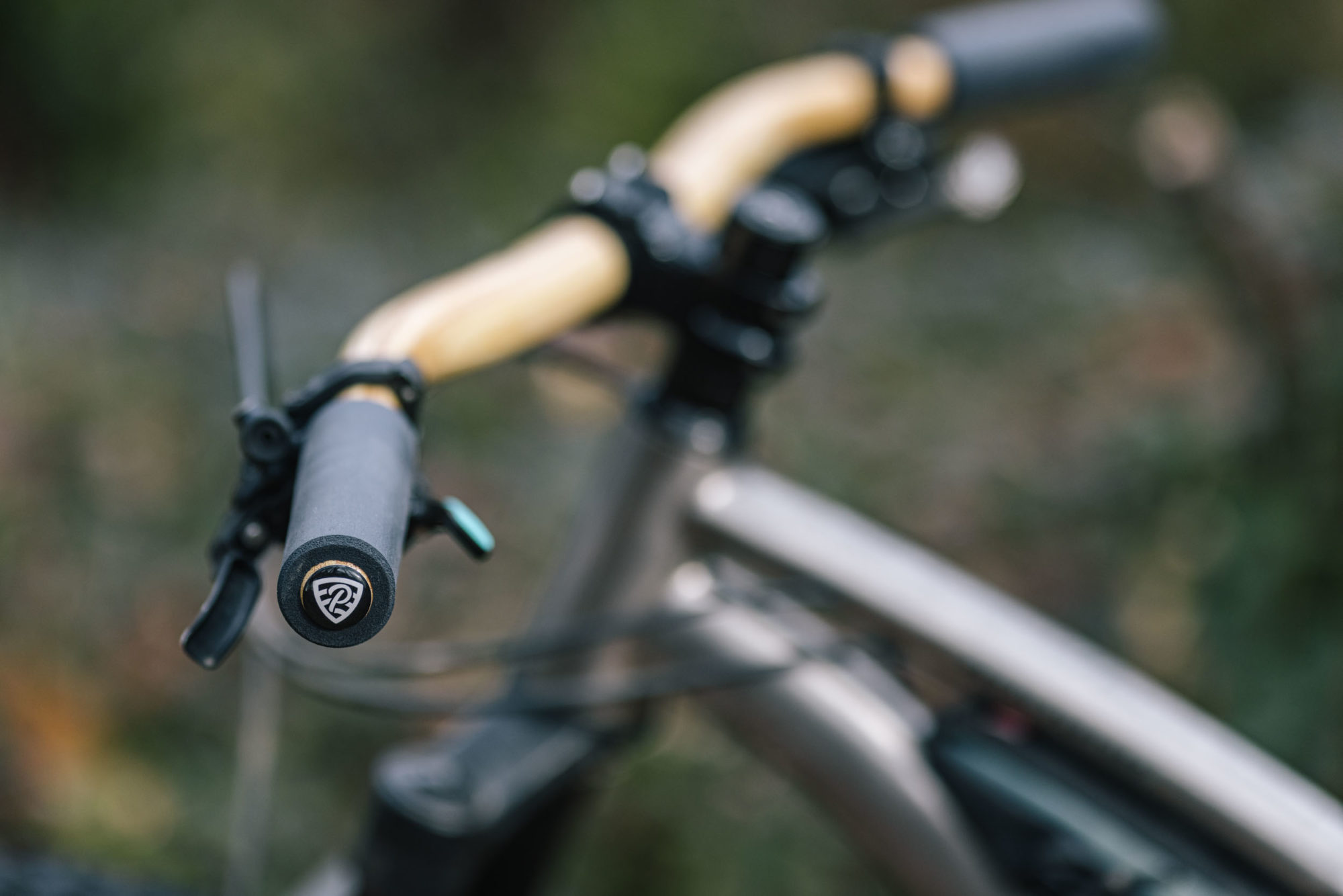 Passchier Gump Review: Bamboo Handlebars!? - BIKEPACKING.com