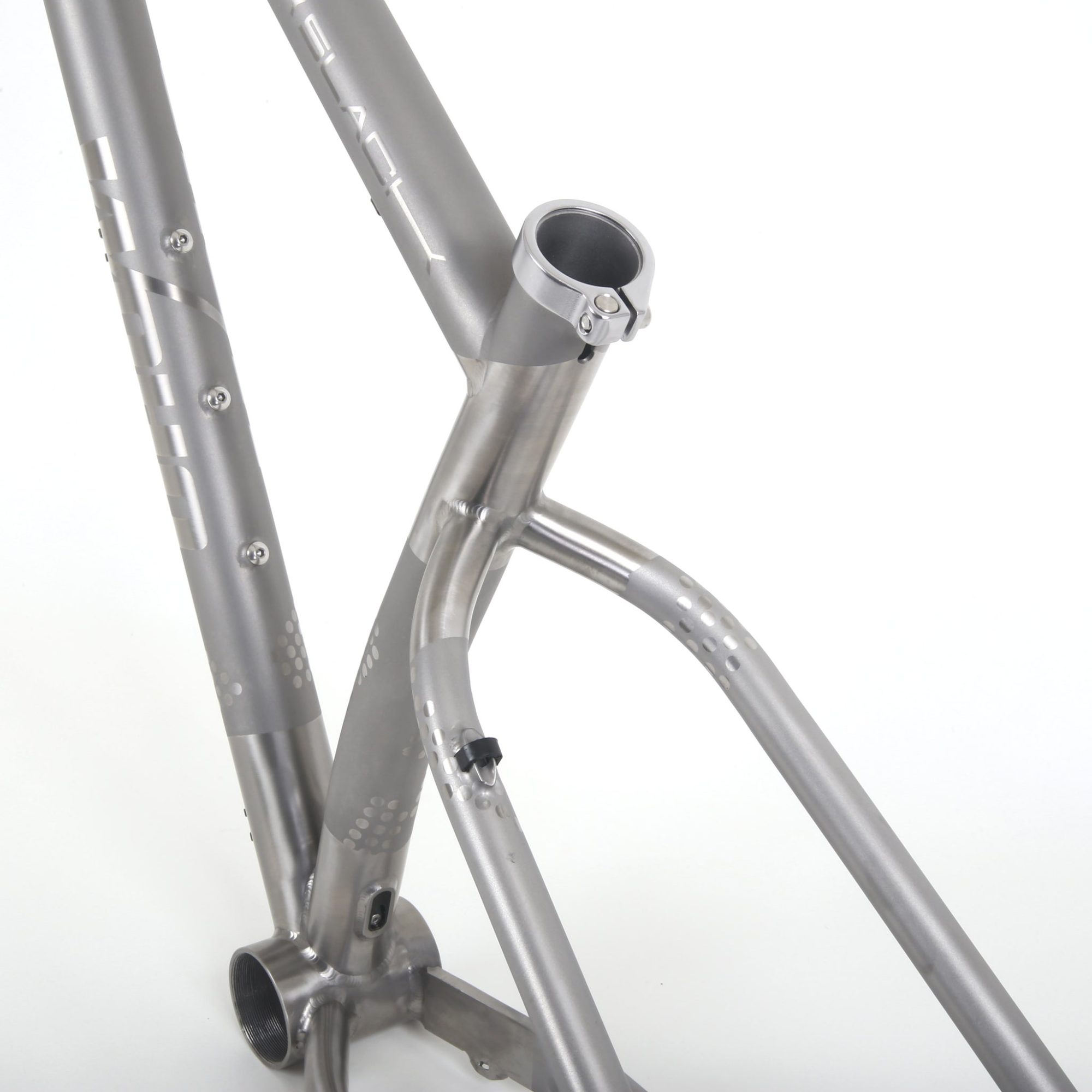 Check out the Woho Quickslack Titanium 29er Hardtail - BIKEPACKING.com