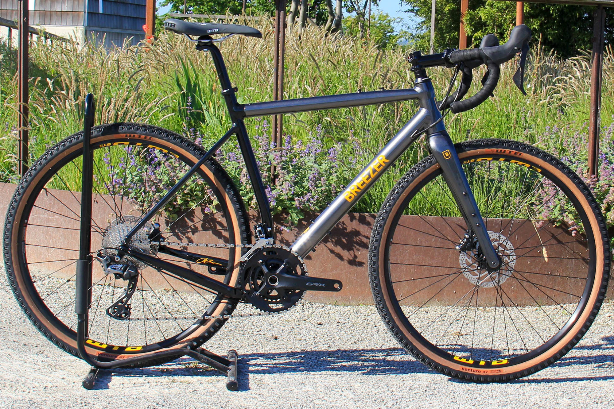 The New Breezer Squall Fits into a Suitcase - BIKEPACKING.com