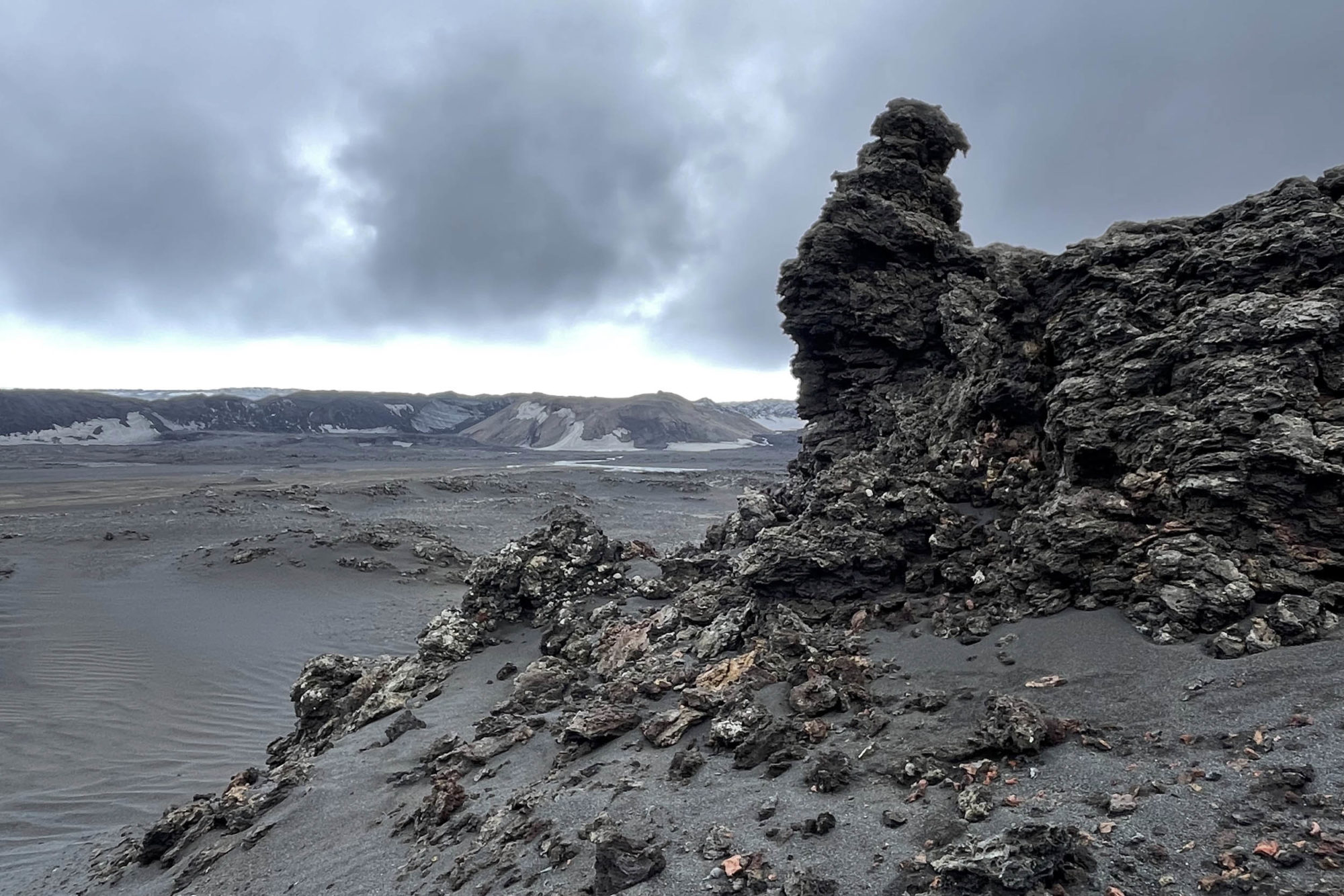 The Iceland Divide by Richard Sidey (Video) - BIKEPACKING.com