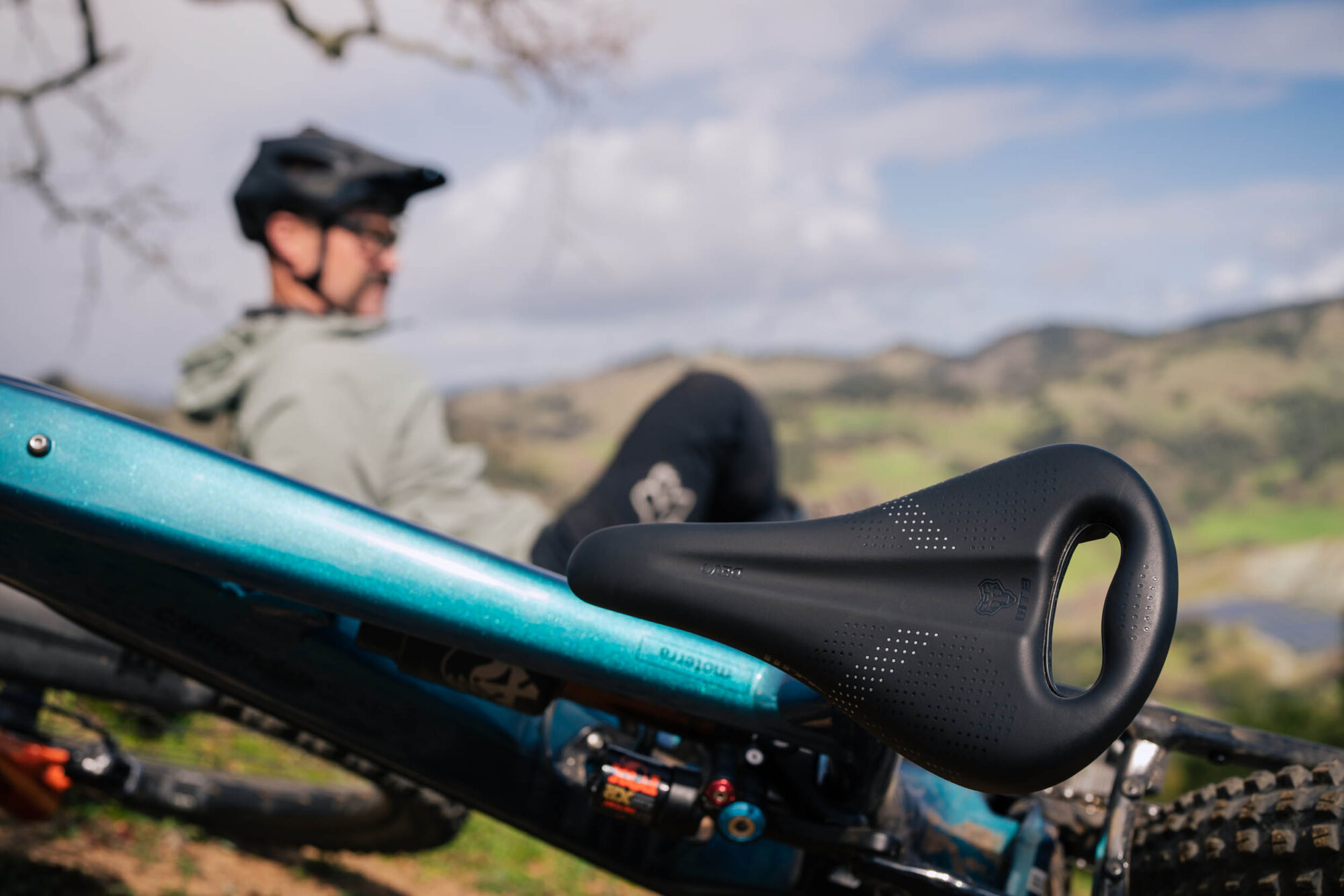 The new WTB Devo Saddle Has a Pick-up Handle - BIKEPACKING.com