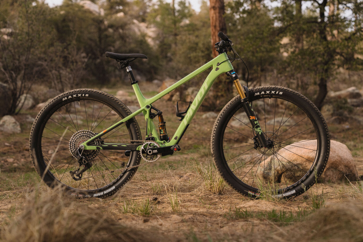 2023 Pivot Mach 4SL - BIKEPACKING.com