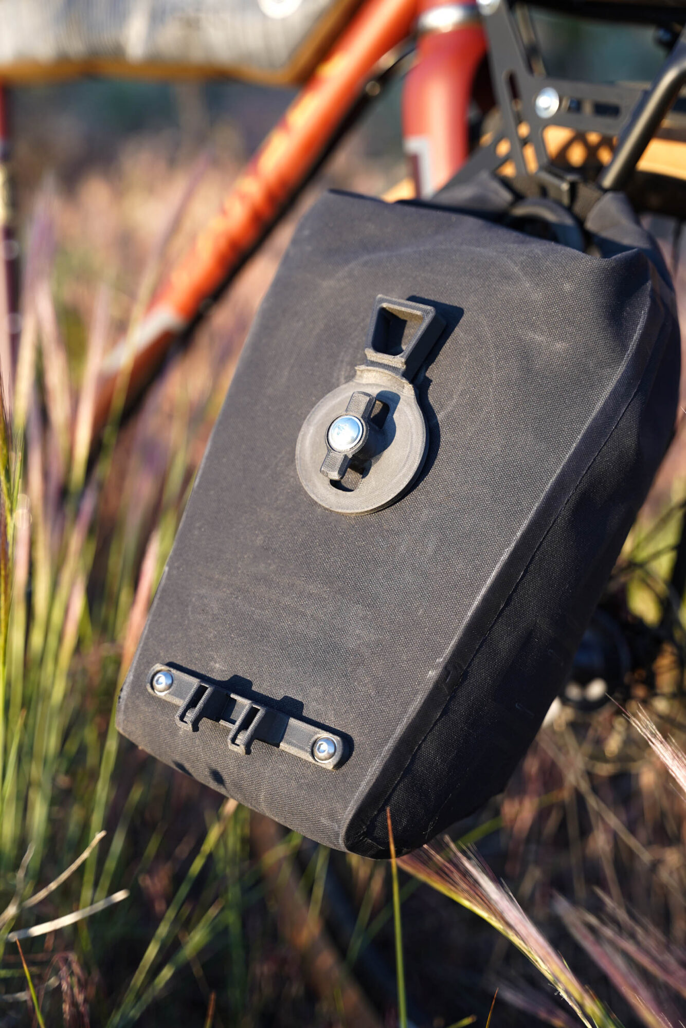 Old Man Mountain Axle Pack and Flip Cage - BIKEPACKING.com