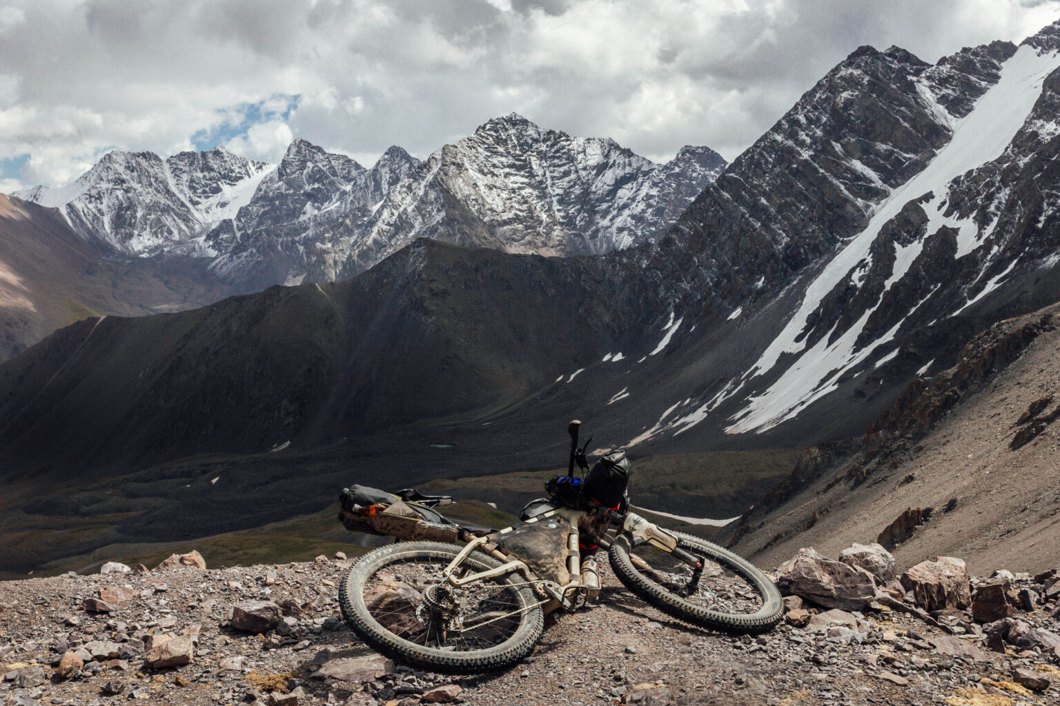 MicroSHIFT Sword Wide-range Drivetrain - BIKEPACKING.com