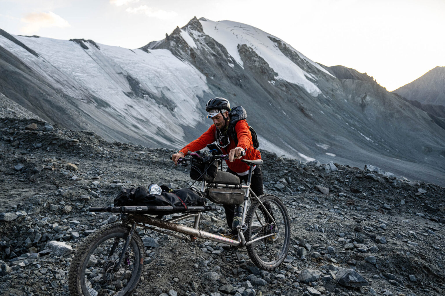 A Look at Allan Shaw's Latest Race-Ready Omnium Cargo - BIKEPACKING.com