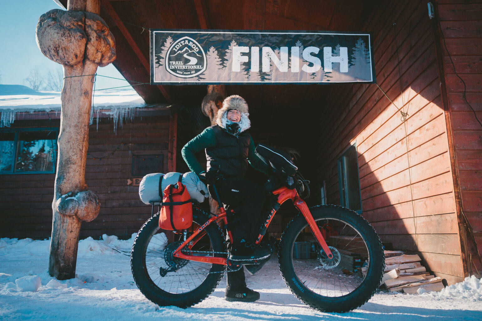 Lael Wilcox Wins 2024 ITI350 - BIKEPACKING.com