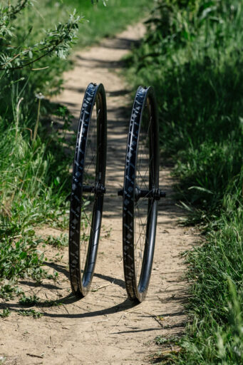 A First Look at the New DT Swiss GRC 1100 DICUT 30 Wheels - BIKEPACKING.com