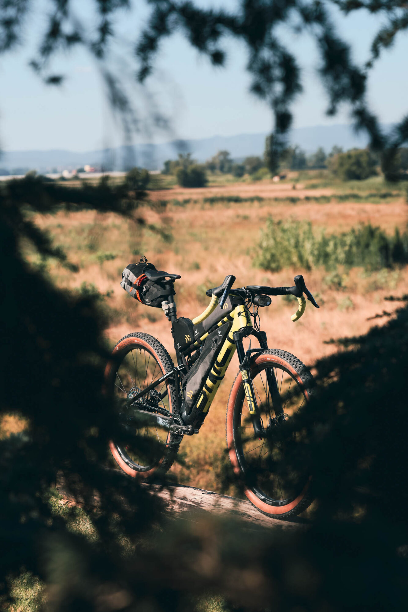 Ulrich Bartholmoes' 2024 Colorado Trail Race Pack List - BIKEPACKING.com