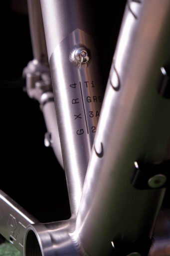 Curve Titanium GXR4 Kevin - BIKEPACKING.com