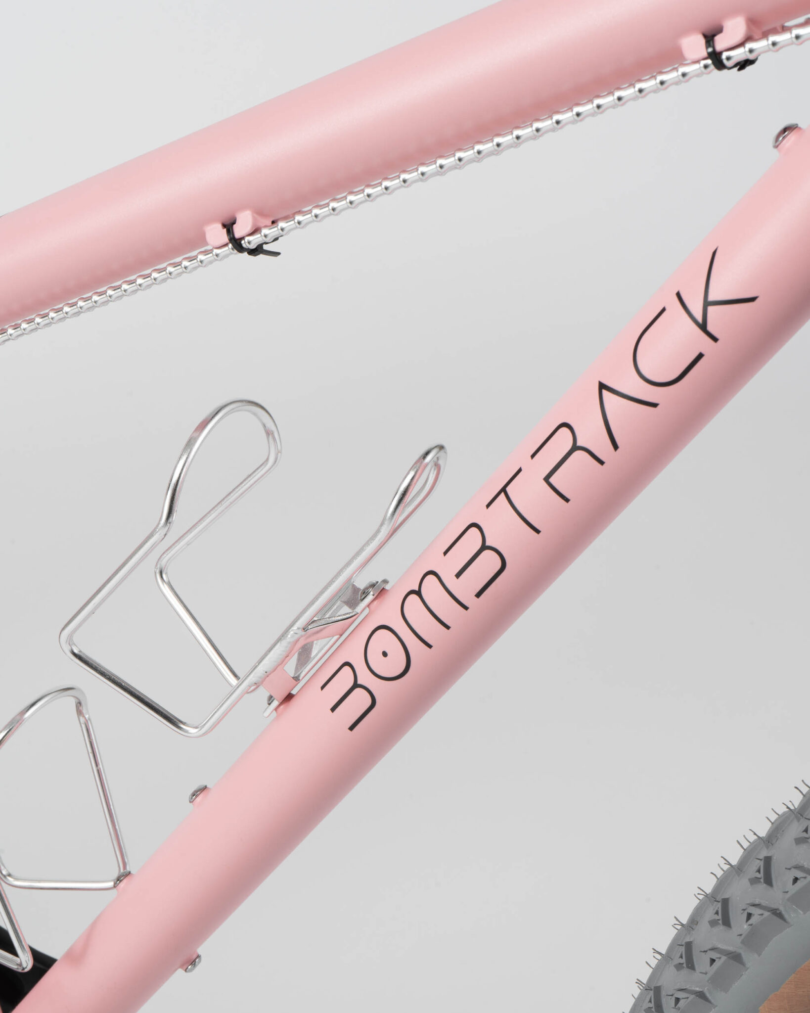 This Dune-Inspired Bombtrack Beyond+ is Stunning - BIKEPACKING.com