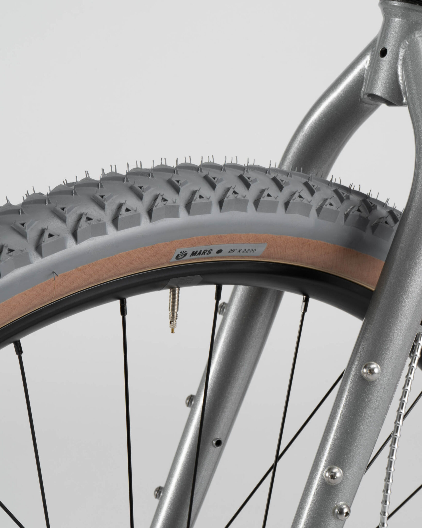 This Dune-Inspired Bombtrack Beyond+ is Stunning - BIKEPACKING.com