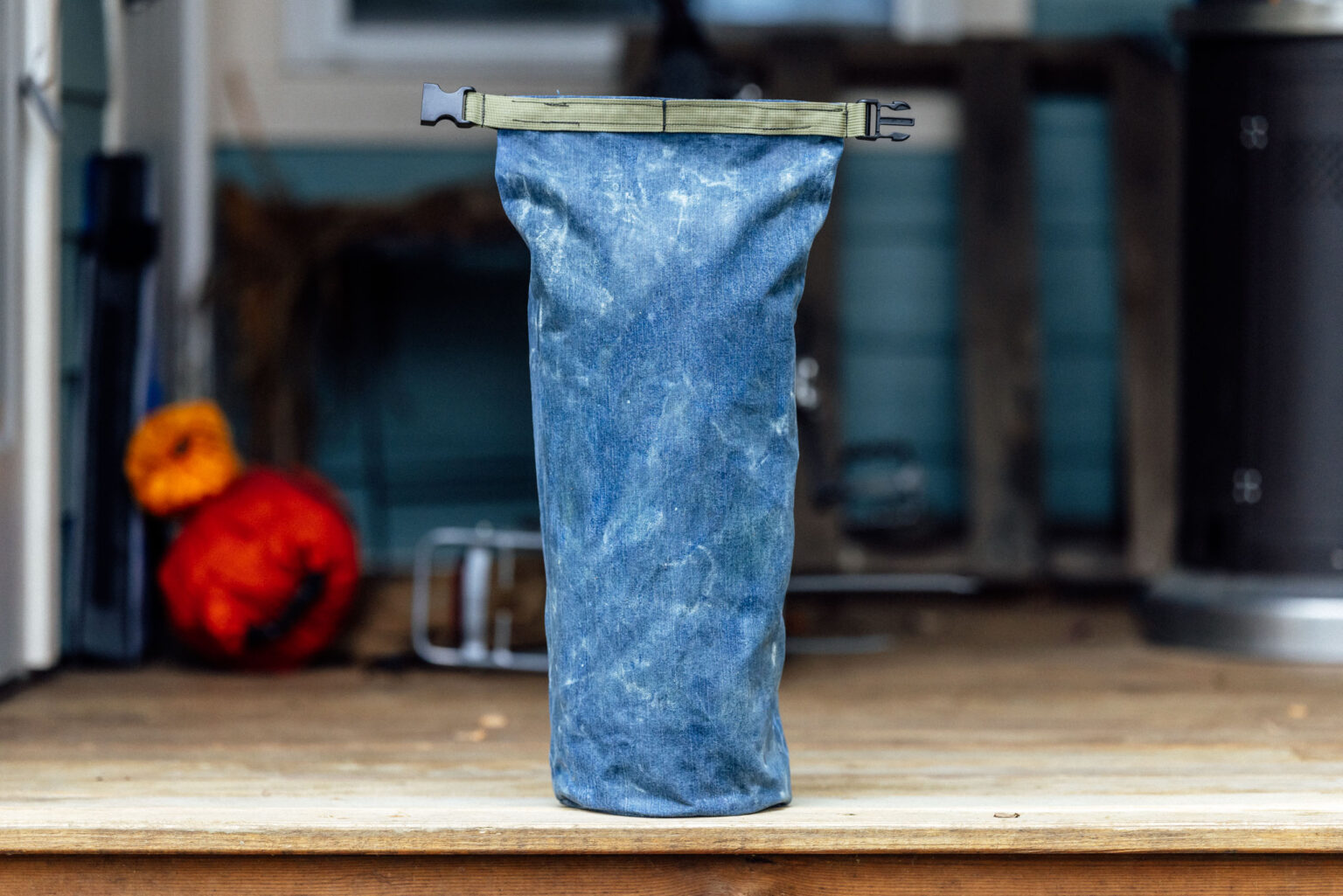 DIY Pants-Leg Stuff Sack (Rack Bag) - BIKEPACKING.com