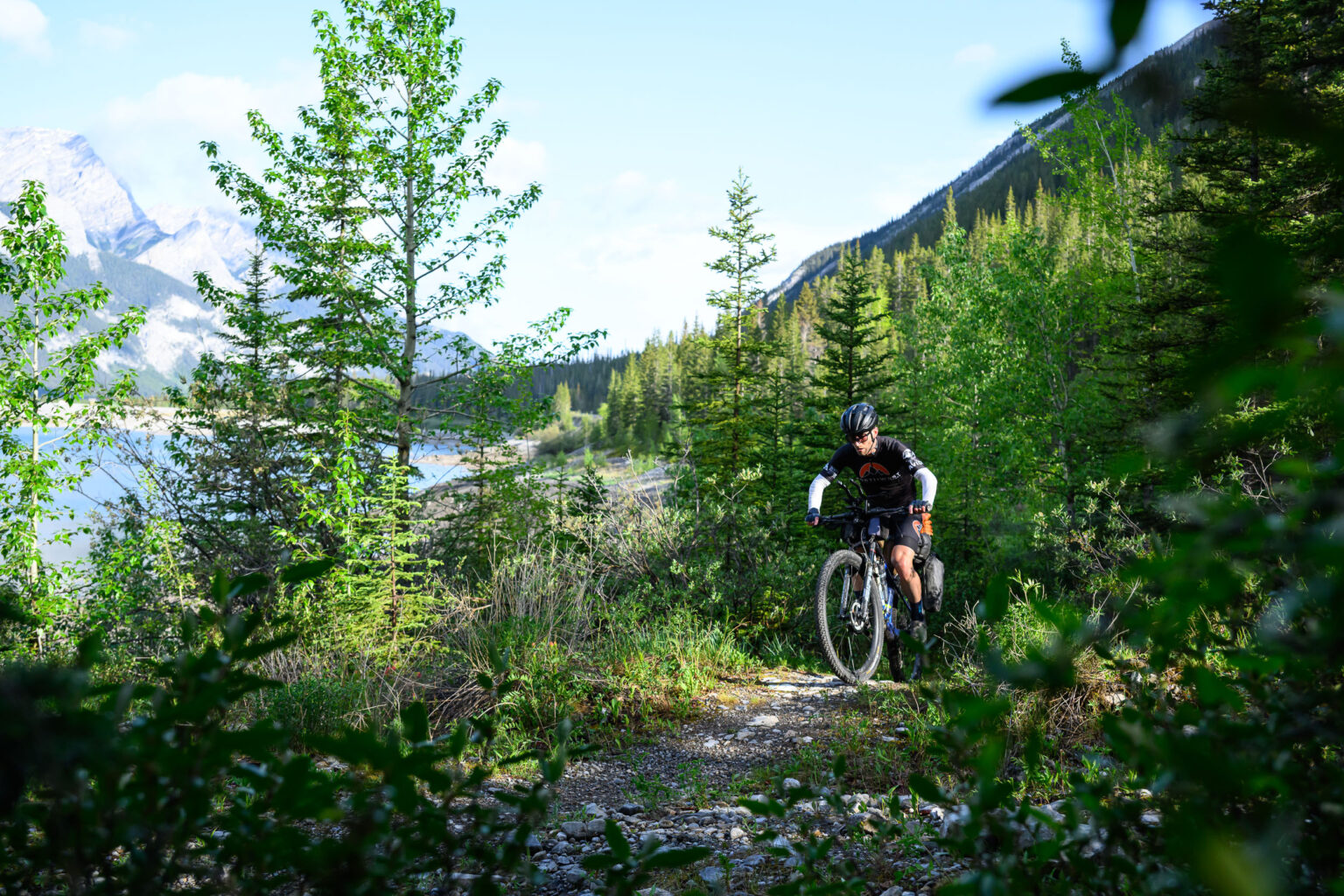 2025 Tour Divide Day 1: A Blazing-Fast Start - BIKEPACKING.com