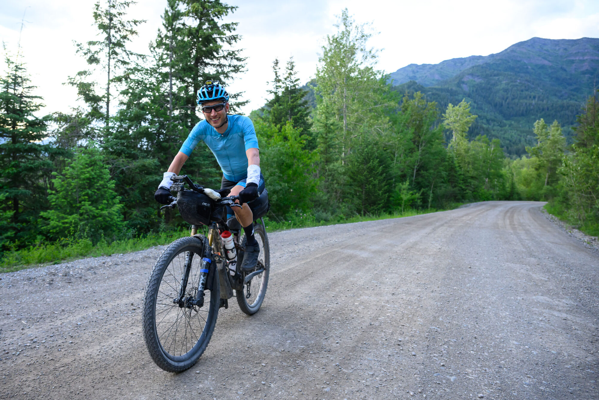 2025 Tour Divide Day 1: A Blazing-Fast Start - BIKEPACKING.com