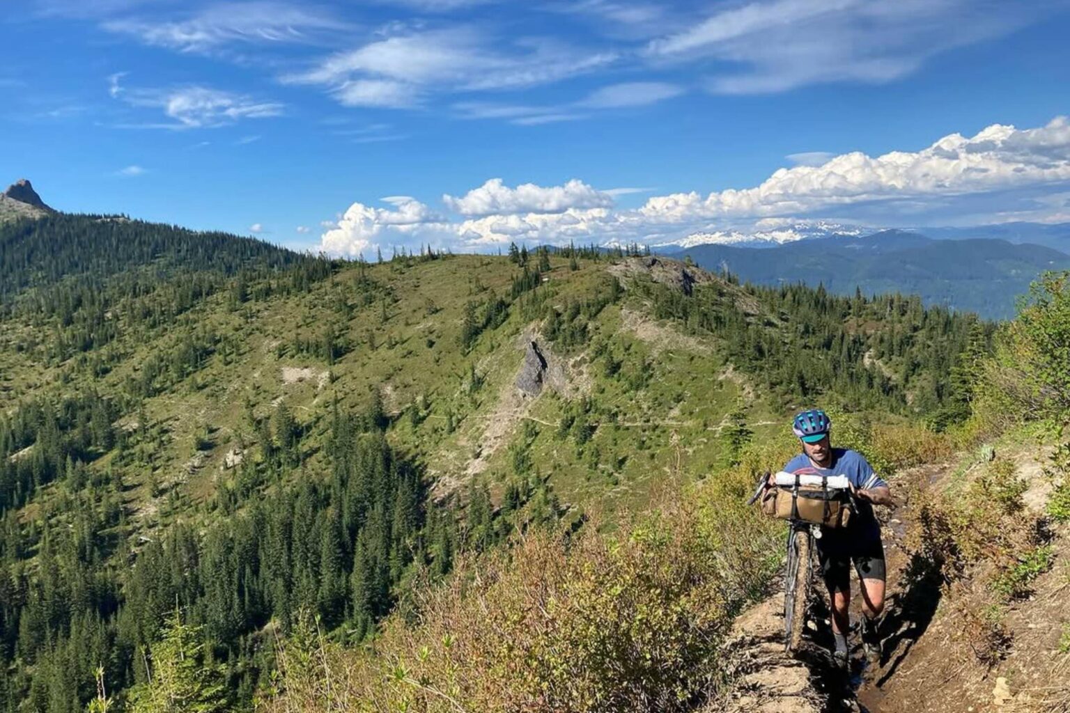Rigs of the 2025 Dark Divide - BIKEPACKING.com
