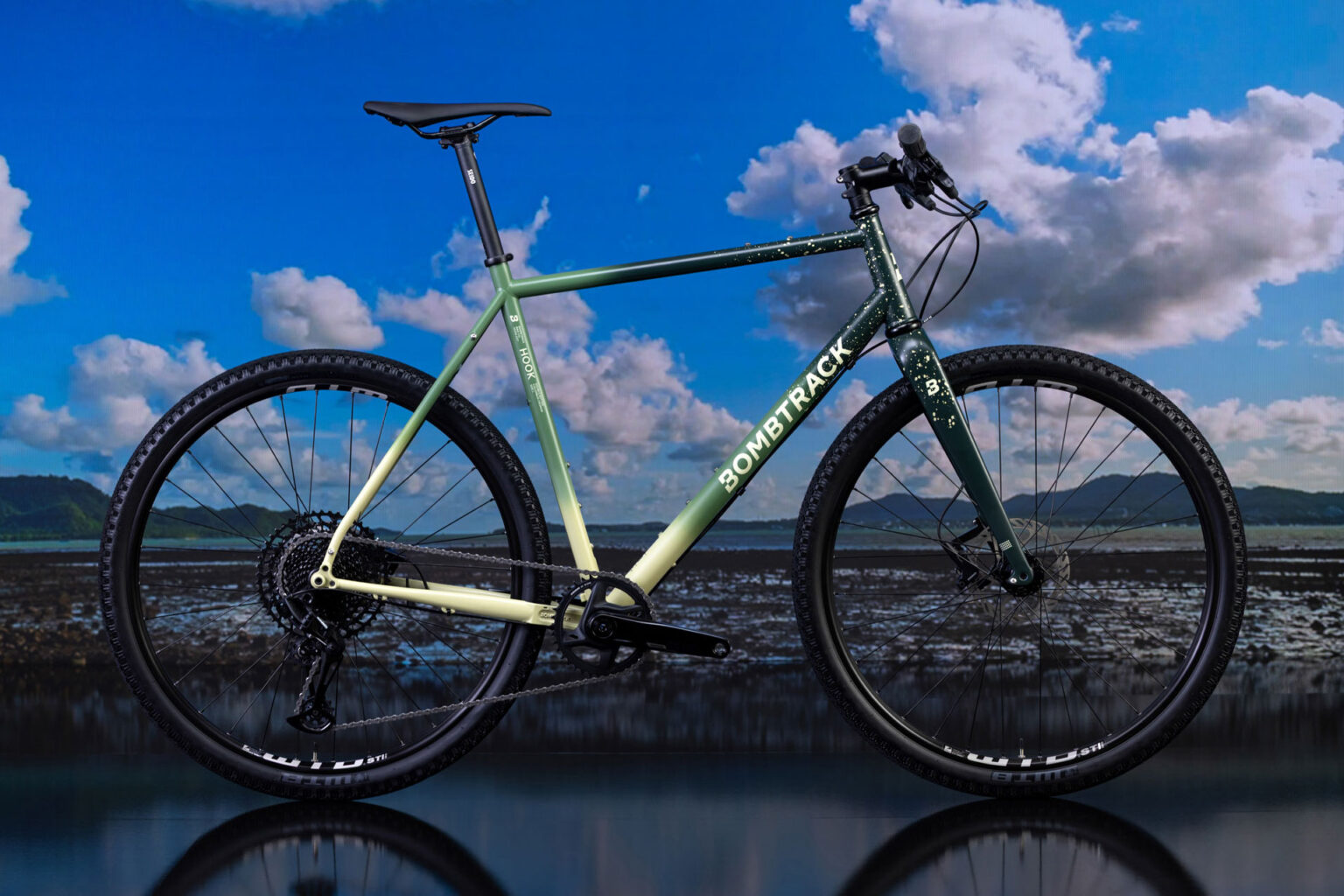 Bombtrack Flat-Bar Hook EXT SX Eagle Build - BIKEPACKING.com