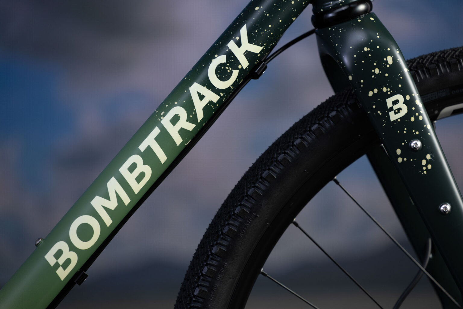 Bombtrack Flat-Bar Hook EXT SX Eagle Build - BIKEPACKING.com