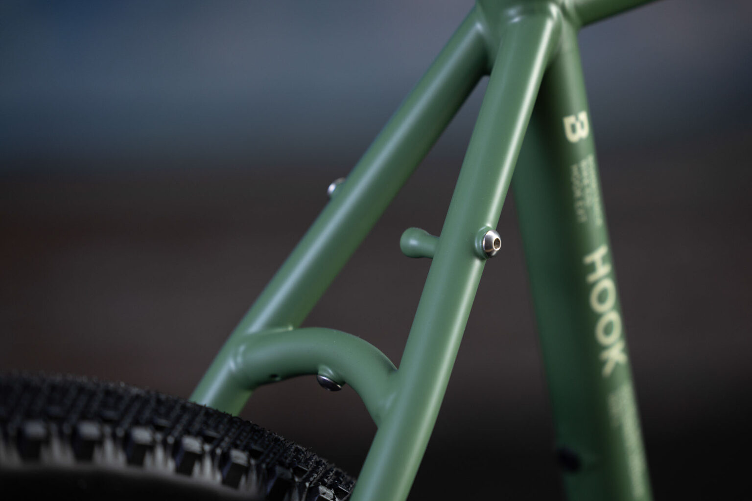 Bombtrack Flat-Bar Hook EXT SX Eagle Build - BIKEPACKING.com