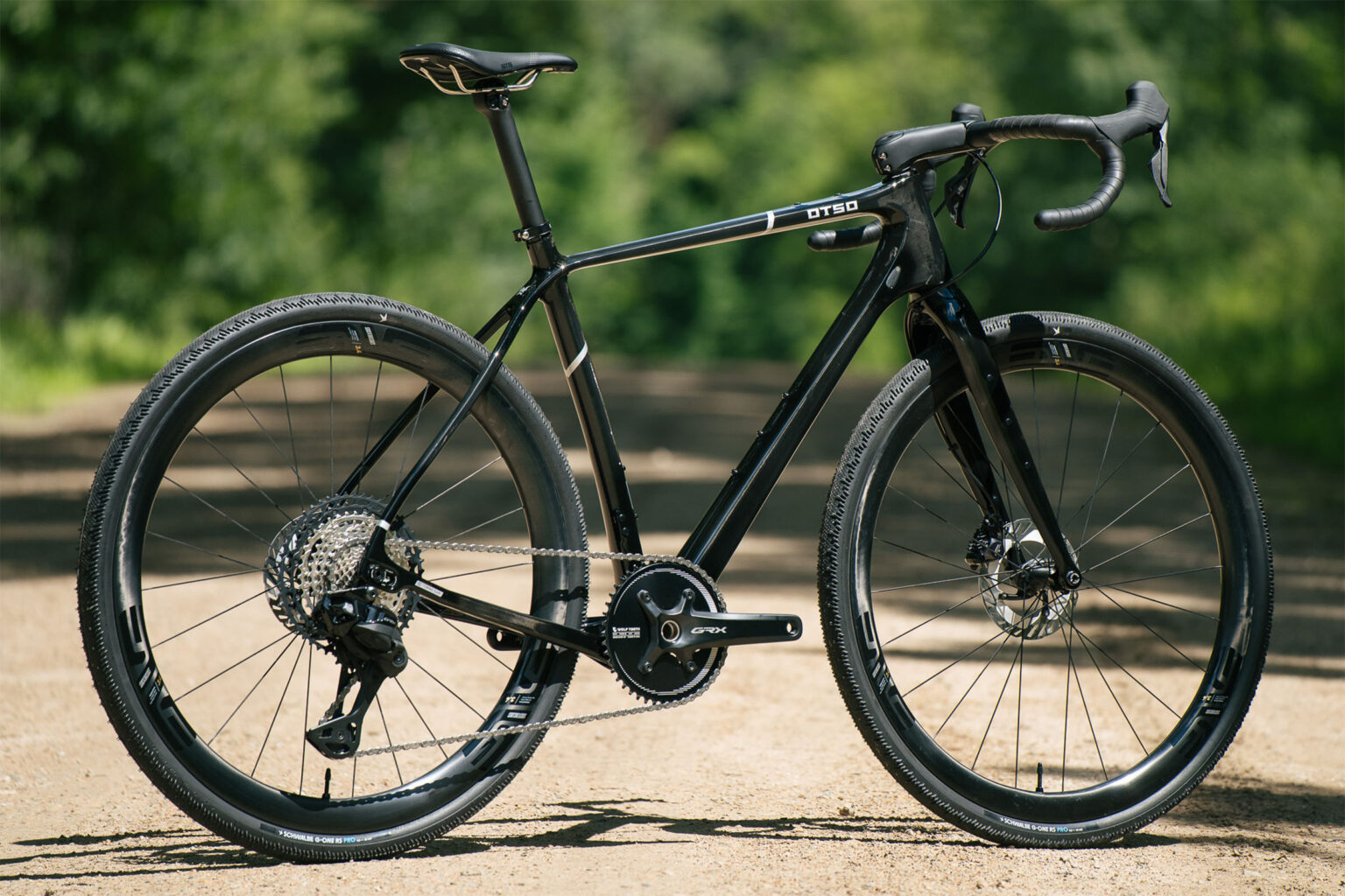 Otso Waheela C in Rainbow Sparkle and Raw Carbon - BIKEPACKING.com