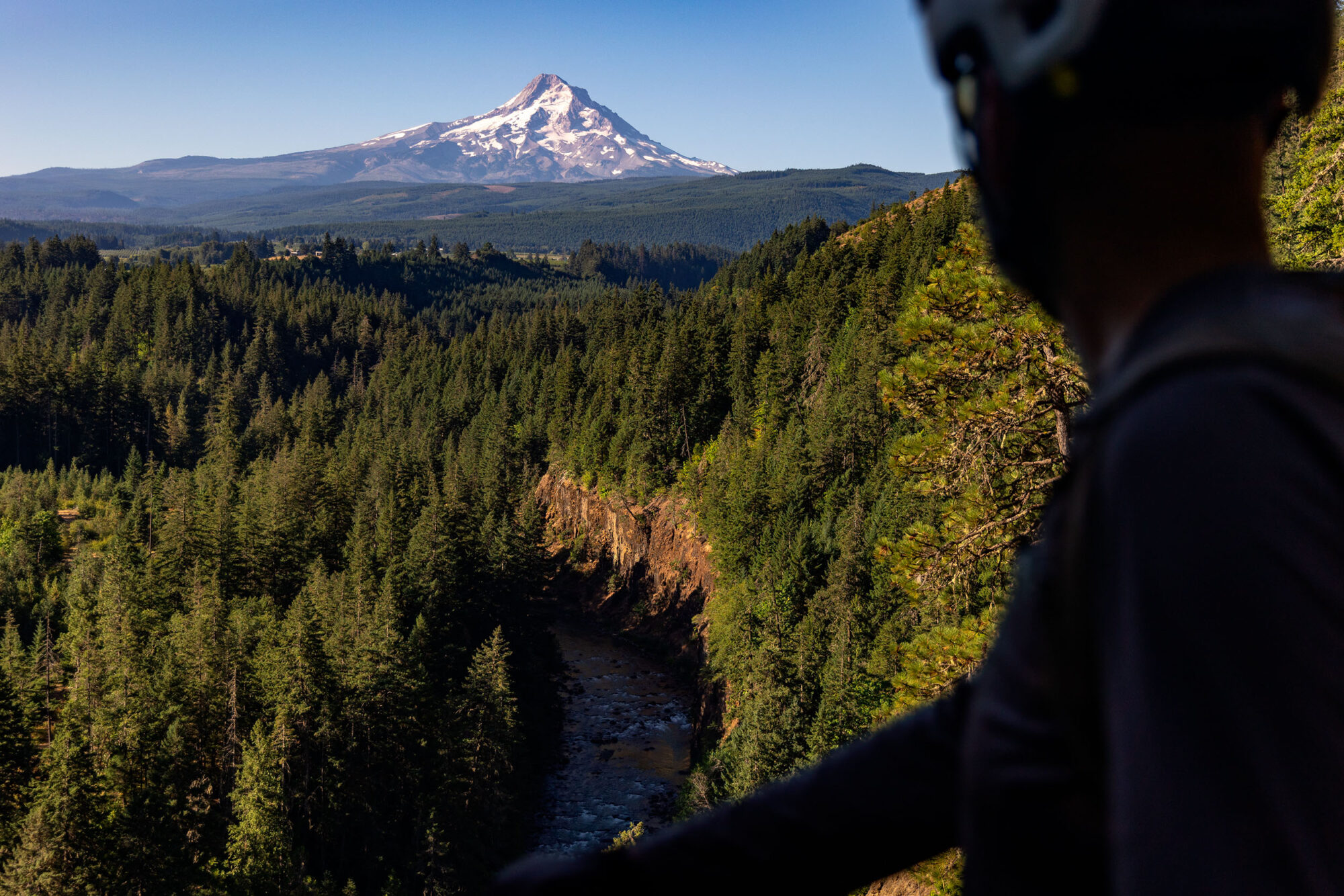 Cascadia – In the Shadow of Giants (Film) - BIKEPACKING.com