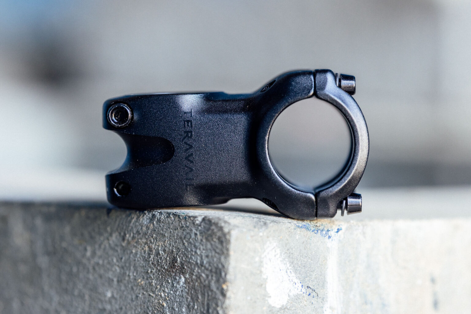 Teravail Lytho Grips + Moonstone Bars First Look - BIKEPACKING.com