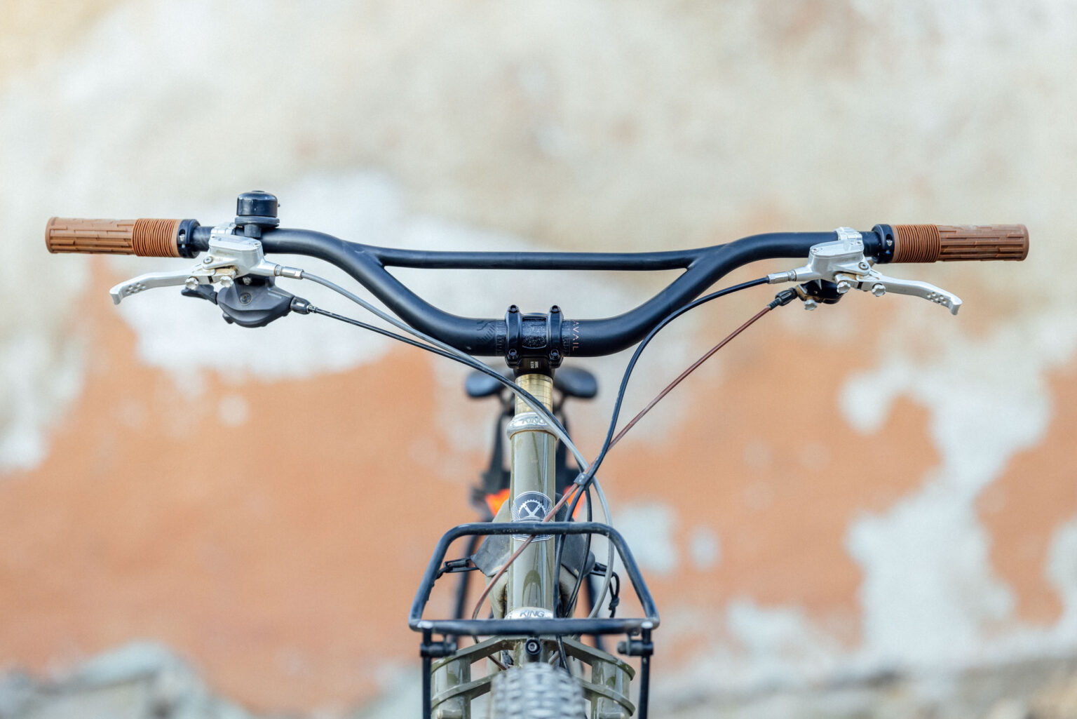 Teravail Lytho Grips + Moonstone Bars First Look - BIKEPACKING.com